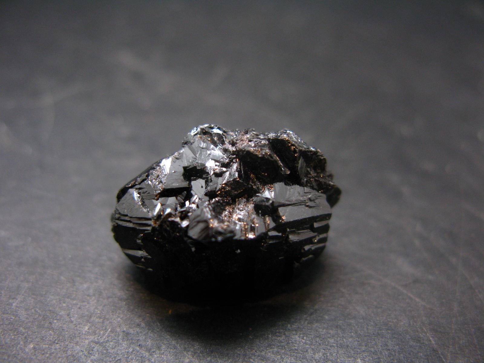 Cassiterite Crystal From China - 0.9" - 15.30 Grams – TheGlobalStone