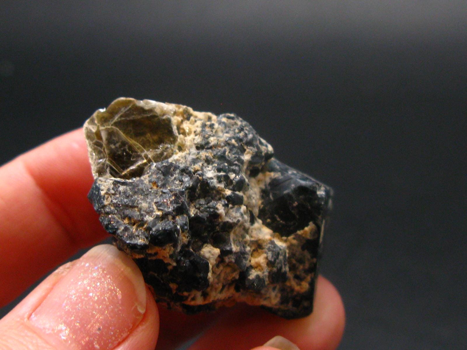 Blue Spinel Crystal From Madagascar - 1.5" - 33.31 Grams – TheGlobalStone