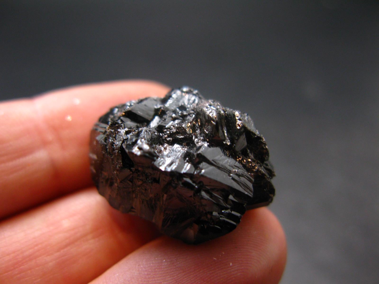 Cassiterite Crystal From China - 0.9" - 15.30 Grams – TheGlobalStone