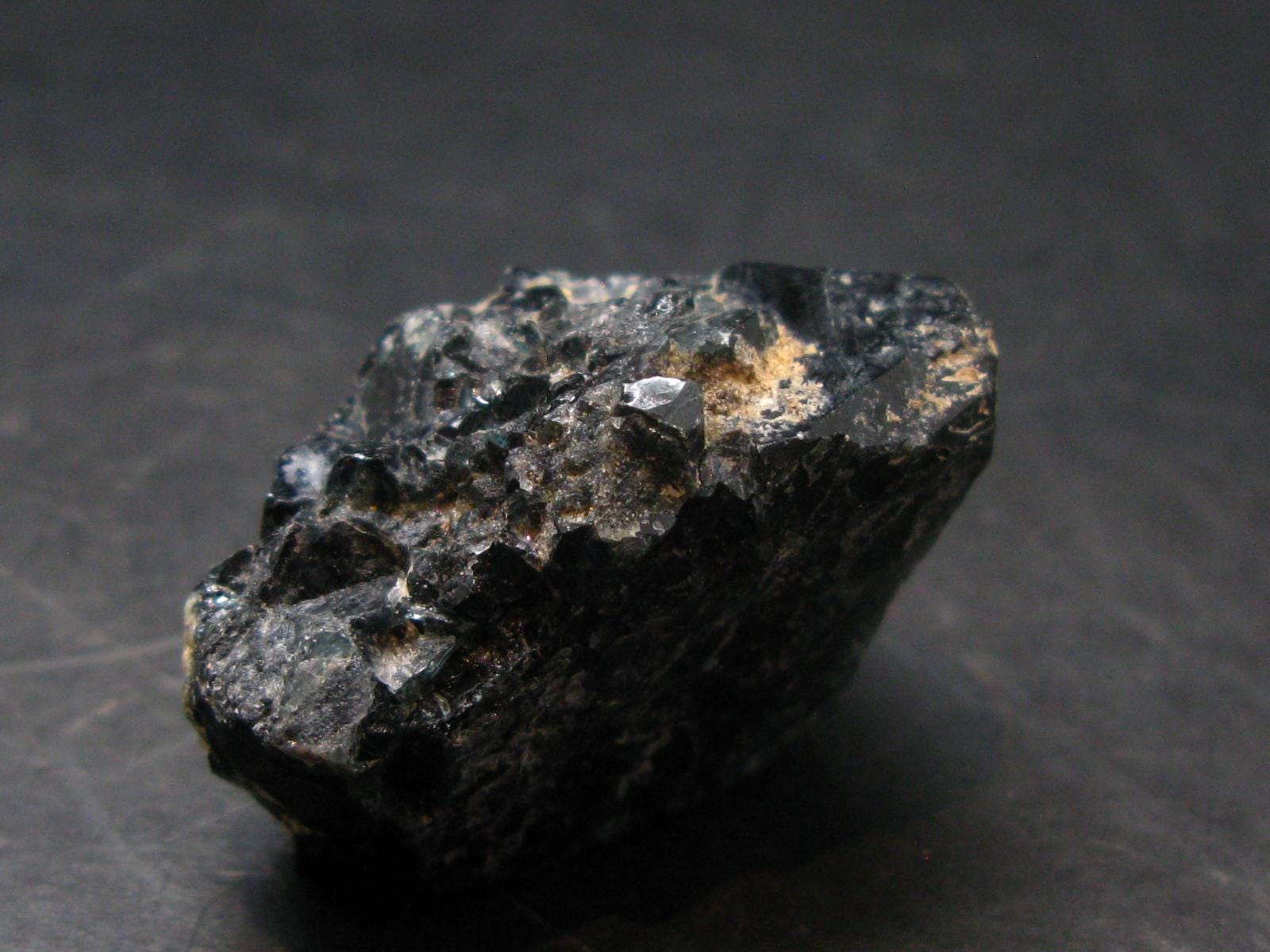 Blue Spinel Crystal From Madagascar - 1.4" - 30.43 Grams – TheGlobalStone